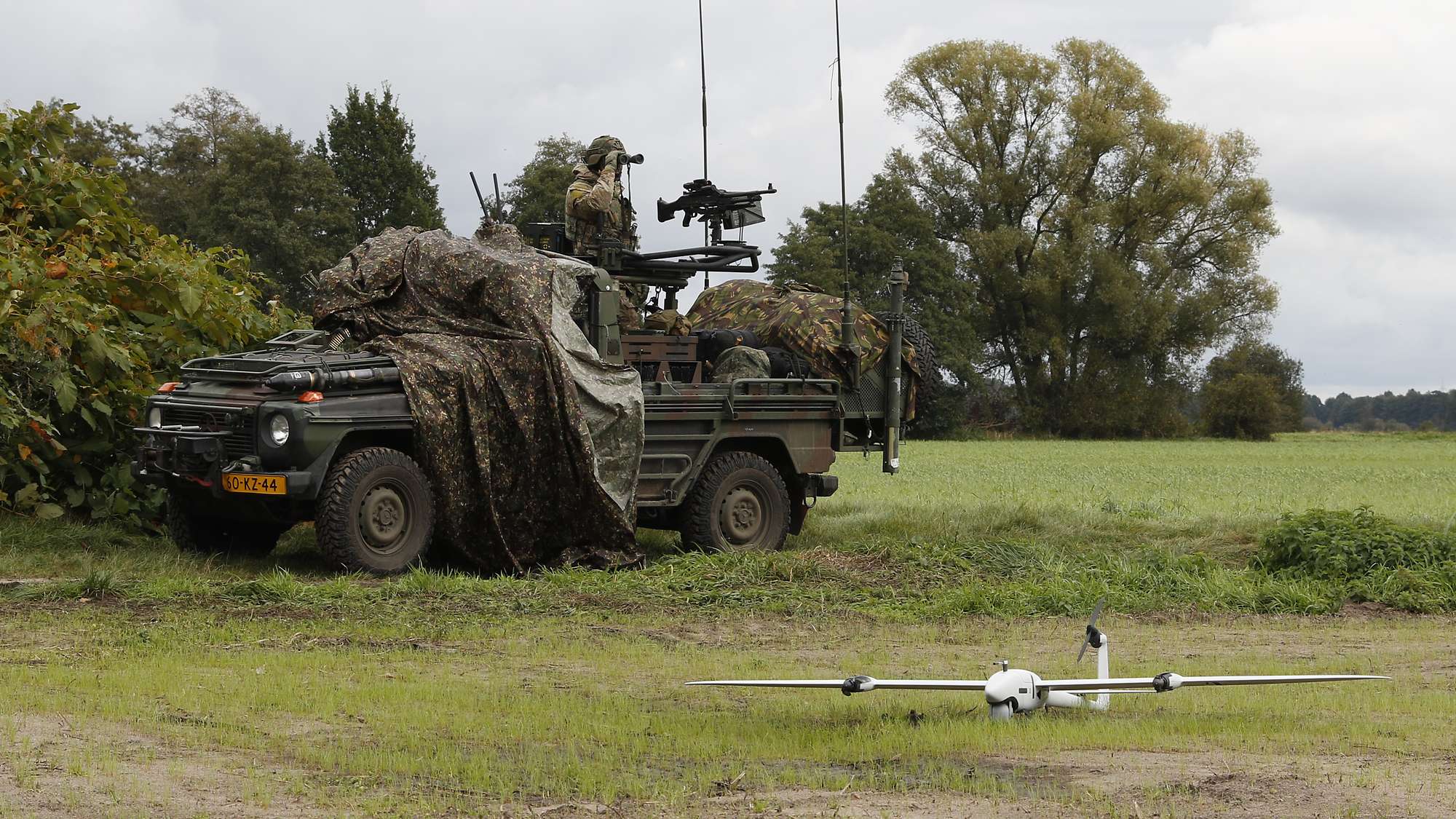 The 11th Luchtmobiele Brigade practices rapid deployment - Berlin ...